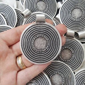 Large Round Rope Detail Ethnic Tribal Artisan Medallion Pendant - Matte ...