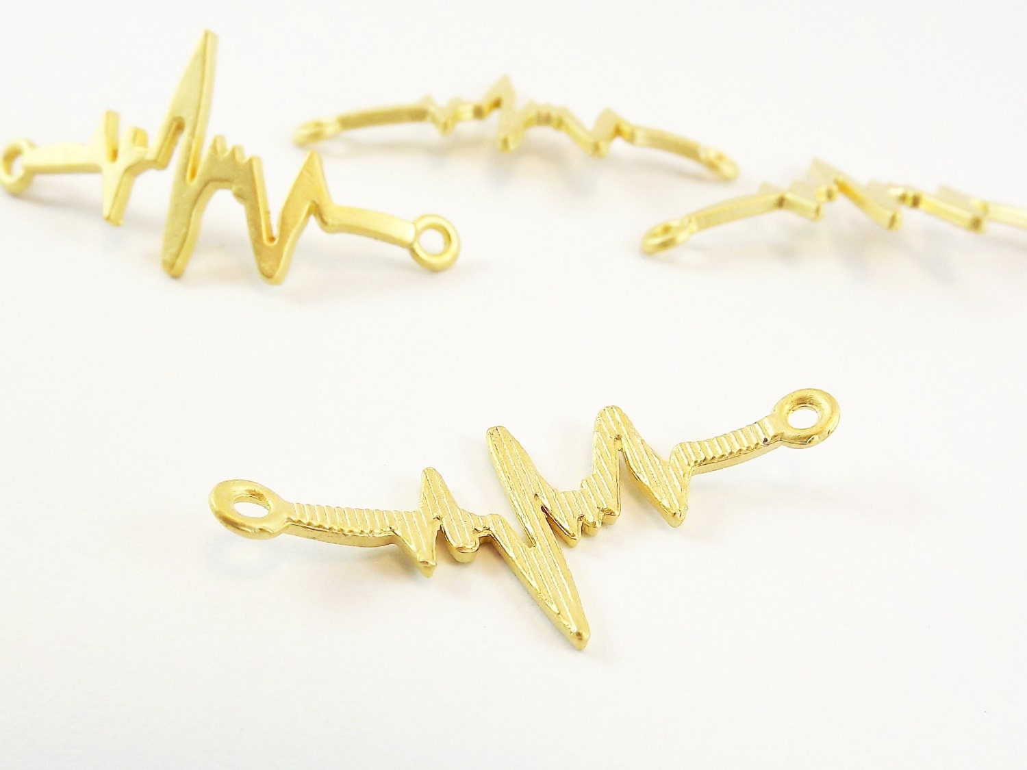 4 Heart Beat Connectors - 22k Matte Gold Plated - Etsy