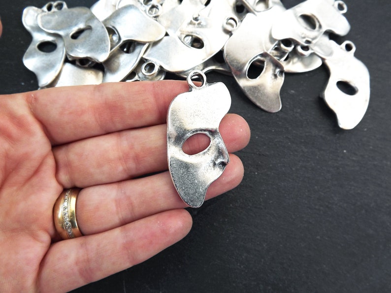 Silver Mask Pendant, Phantom of the Opera Mask, Mardi Gras Masquerade ...