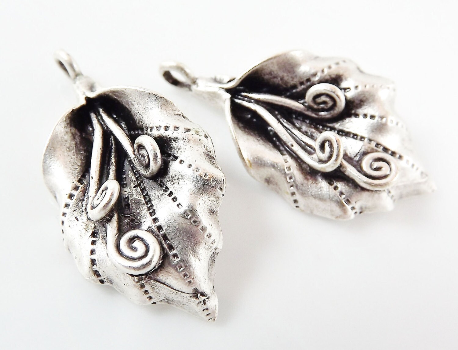 2 Curly Vine Leaf Pendant Charms - Matte Silver Plated Brass - Etsy