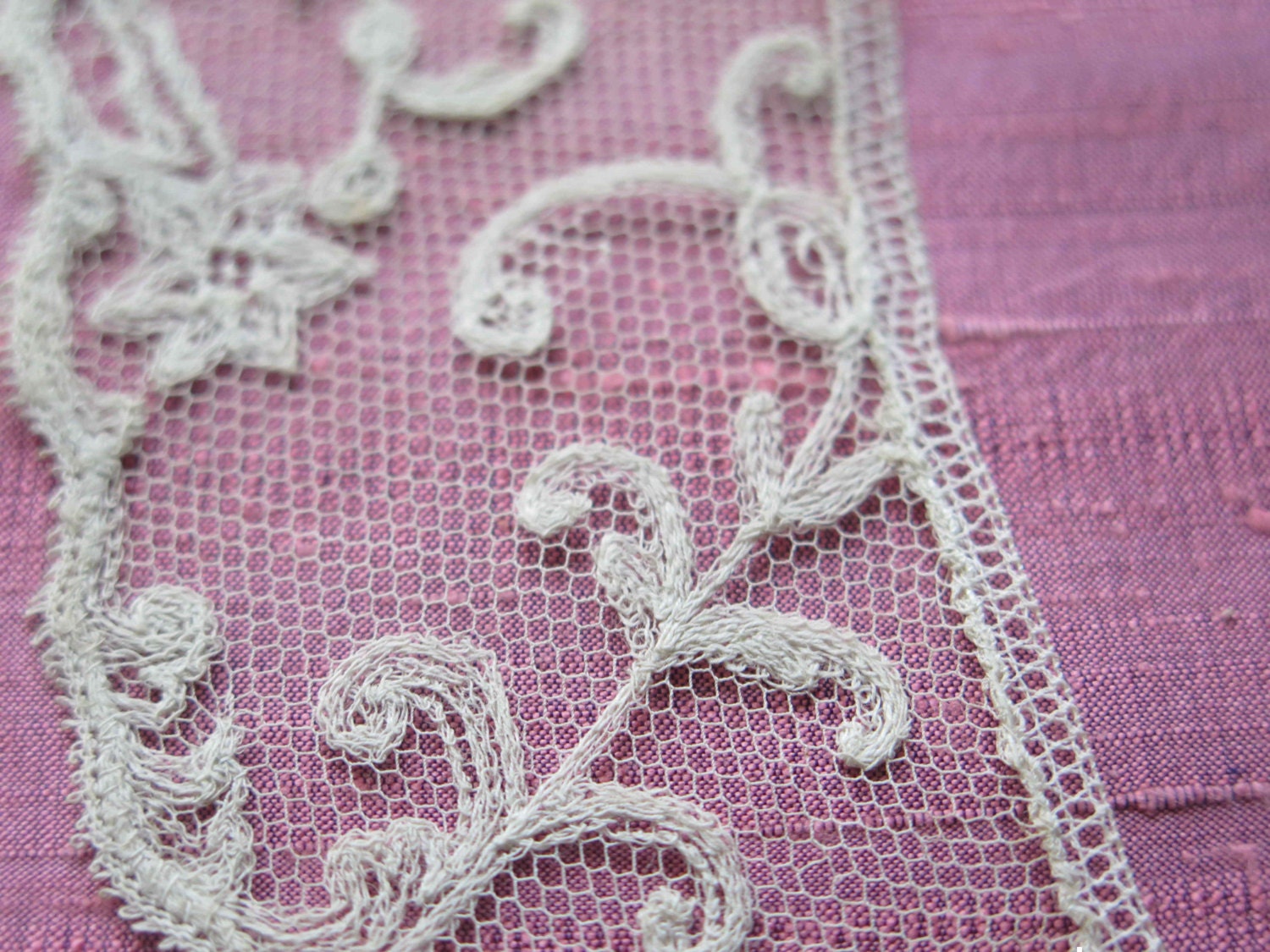 Romantic French Needle Point Lace for This Vintage Collar. Antique ...