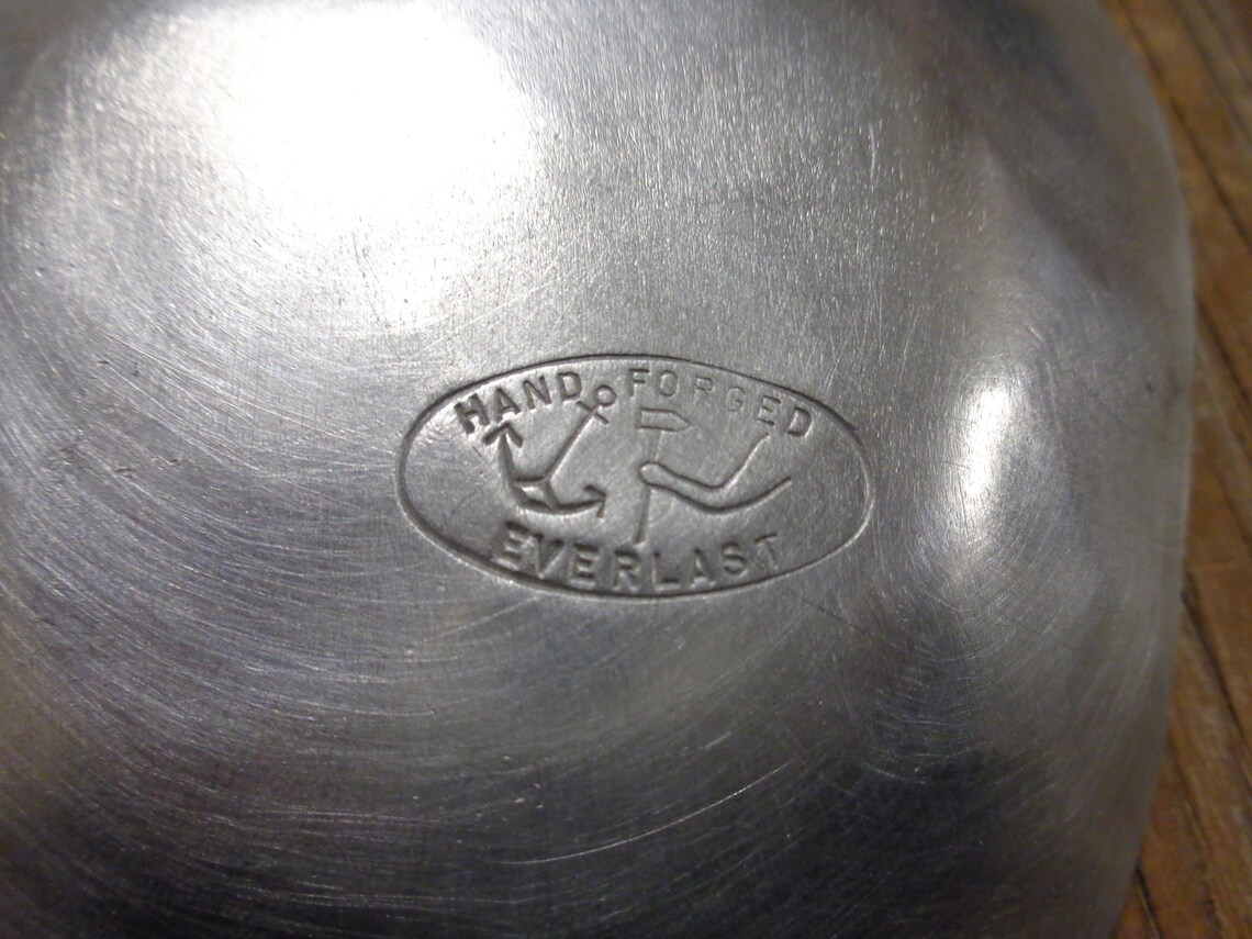 Vintage everlast Hand Forged Aluminum Apple Dish | Etsy