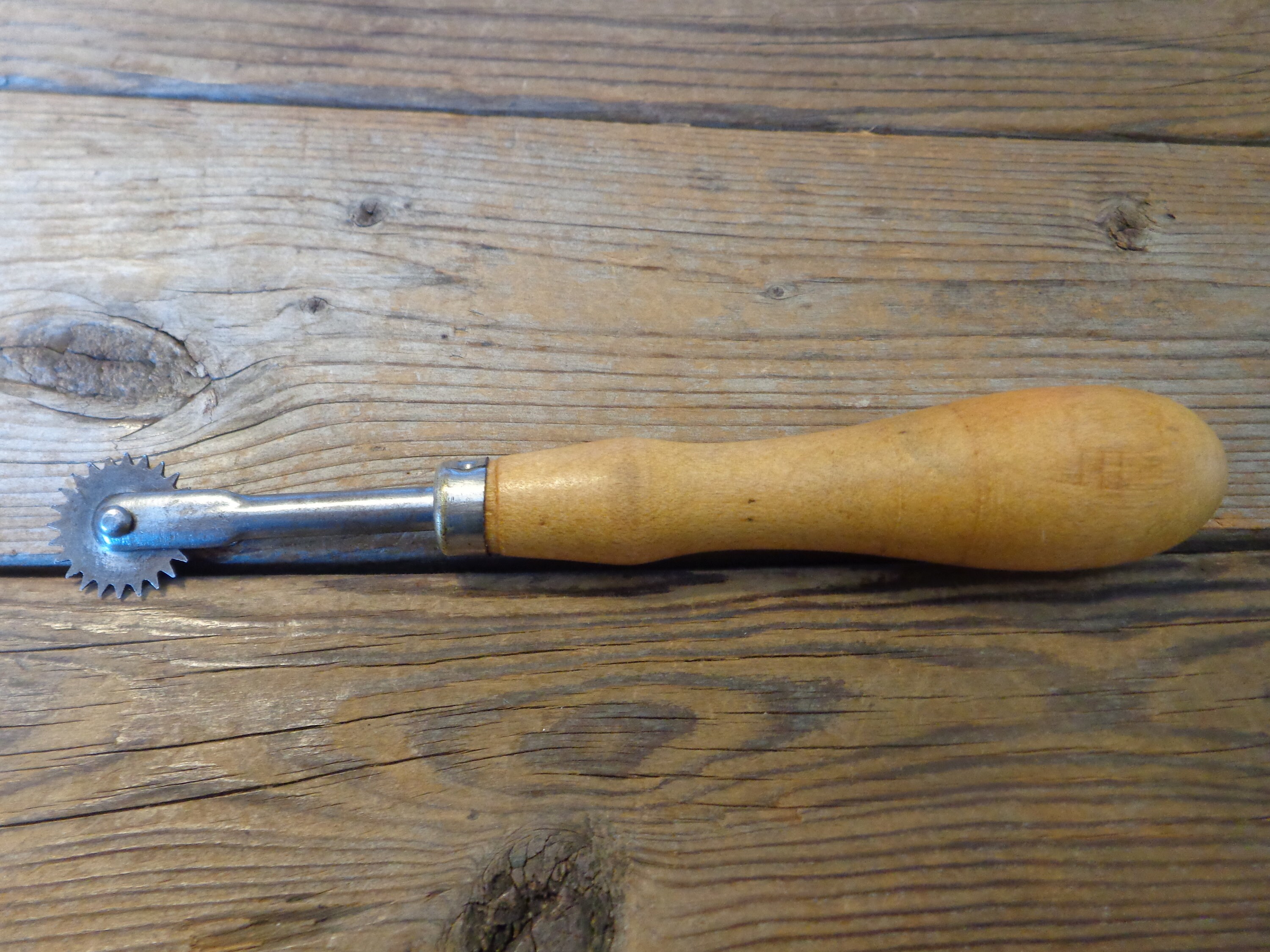 Vintage Tracing Pounce Wheel With Wooden Handle 1960's - Etsy