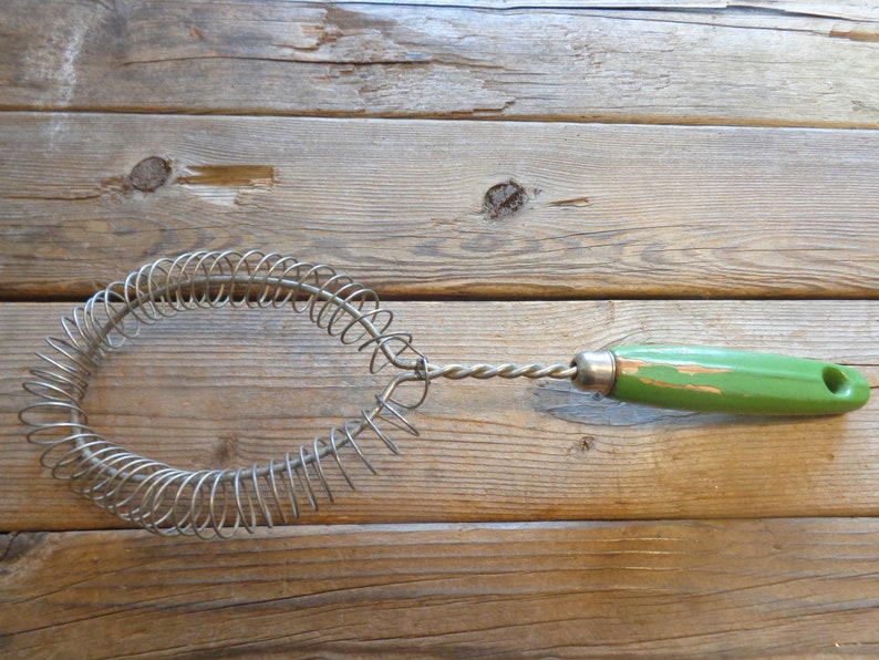 Vintage Kitchen Wire Whisk With Green Painted Wood Handle - Etsy