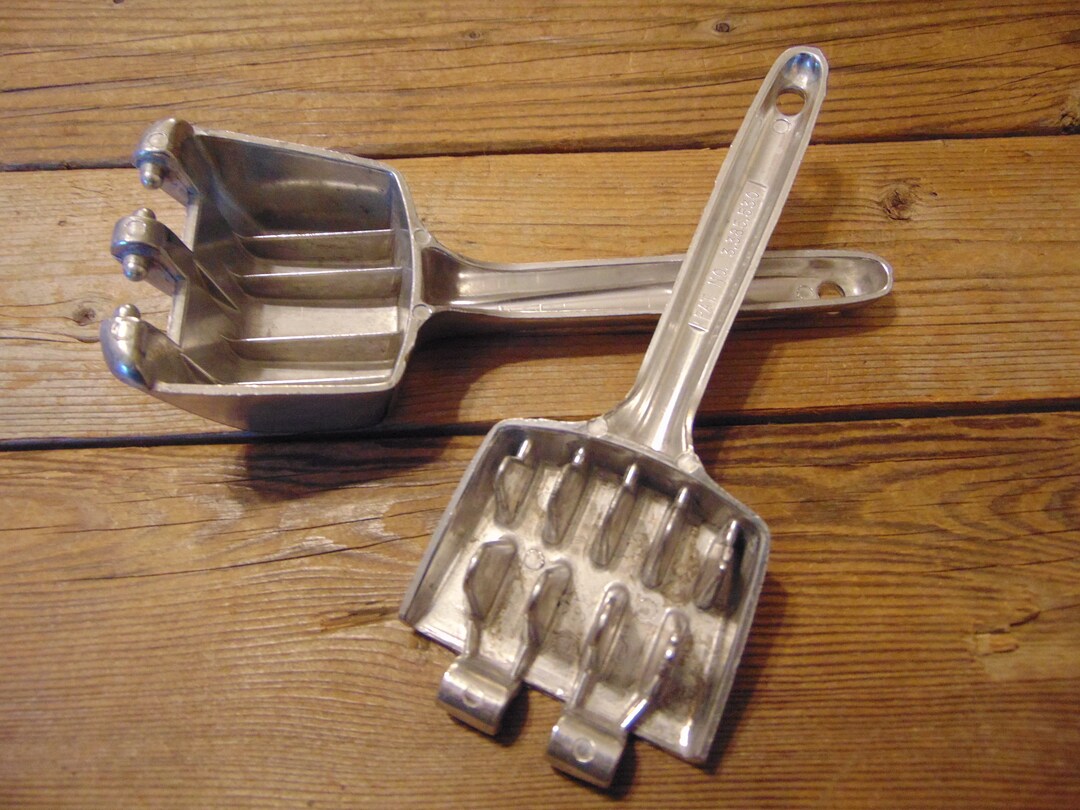 Vintage Irvinware Aluminum Ice Crusher, Made in U.S.A., 2 Piece, Hand ...