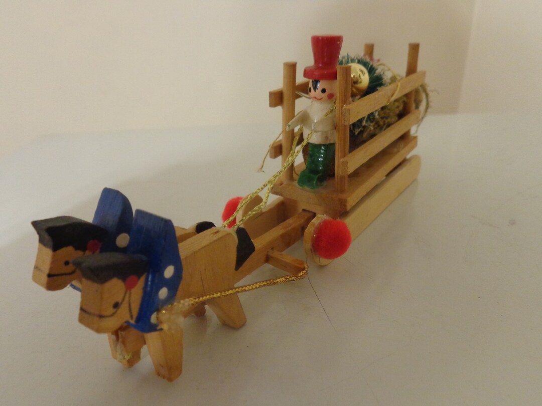 Vintage Christmas Wooden Horse & Buggy With Bottle Brush Tree, Log and ...