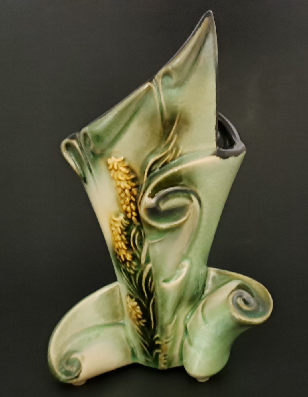 Hull Pottery Cornucopia Vase Parchment & Pine 1950's Pottery 7 Tall ...