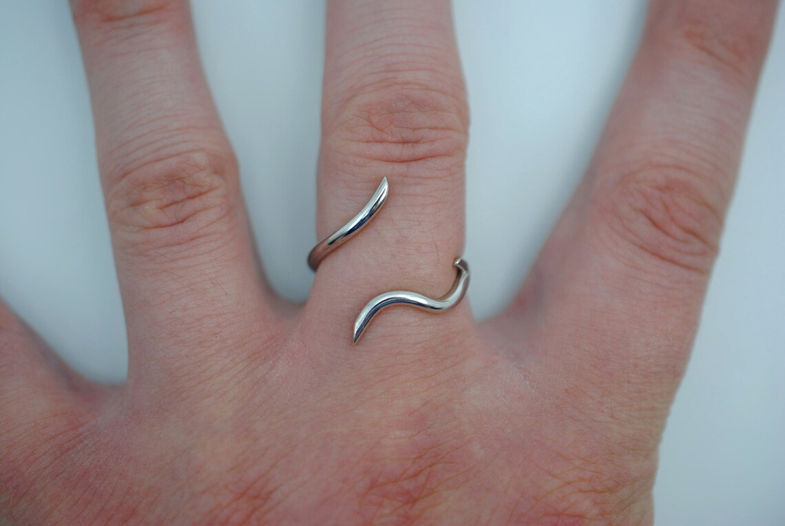 Vine Rhodium Roots Ring - Etsy