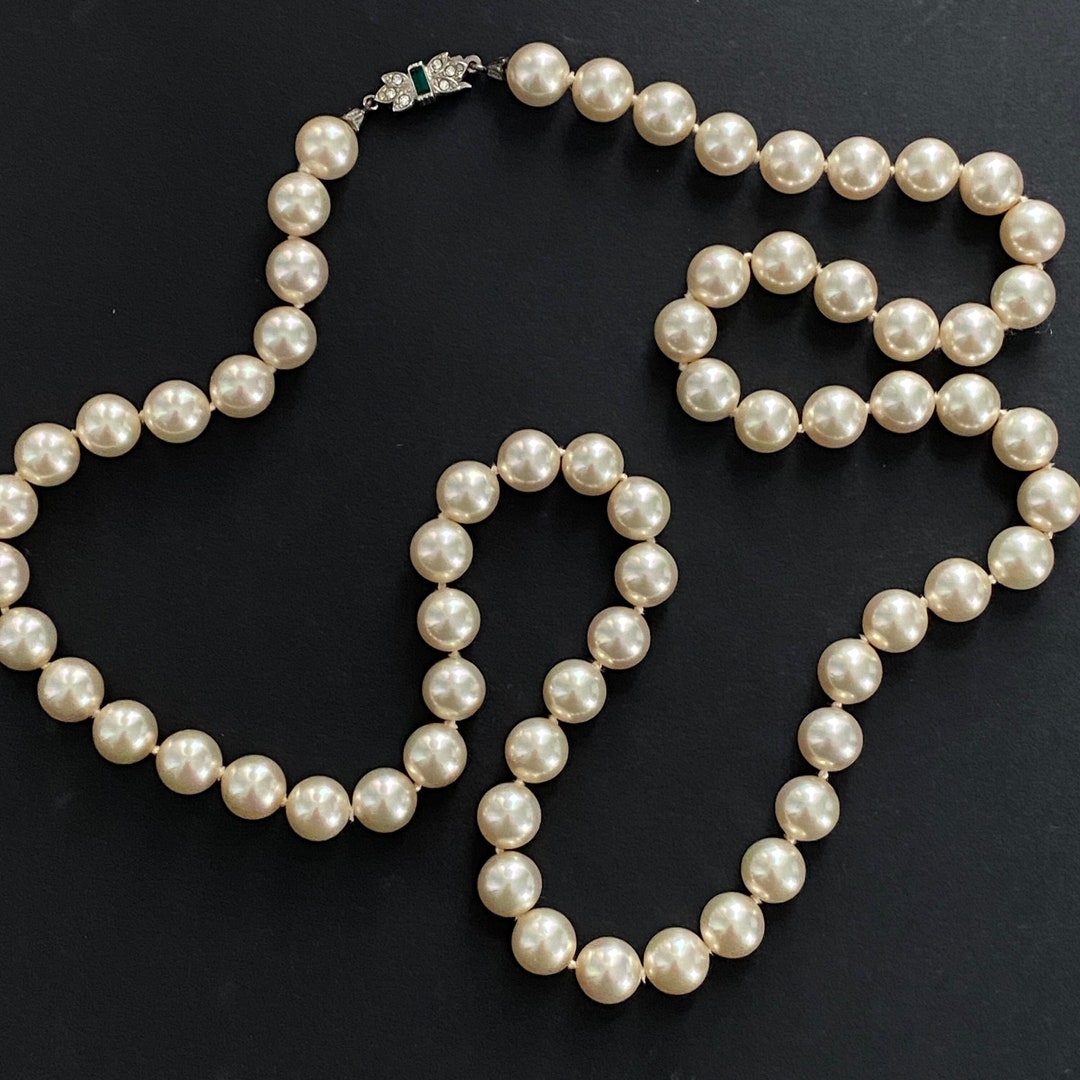 Elegant & Luxurious Art Deco Era Knotted Glass Pearl Matinee Length ...