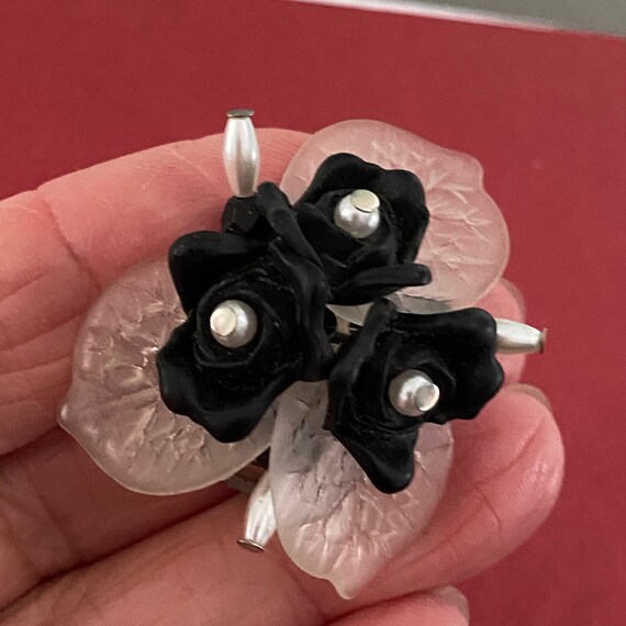 Cool Forties Style Plastic Black Roses & Frosted Leav… - Gem