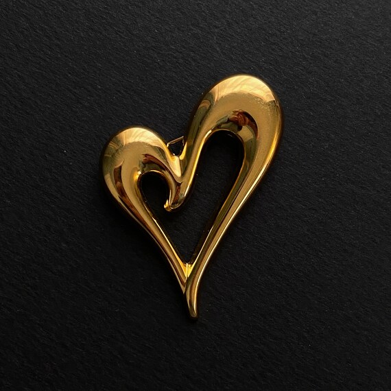 Modernist MONET Gold Plated Heart Brooch - Gem
