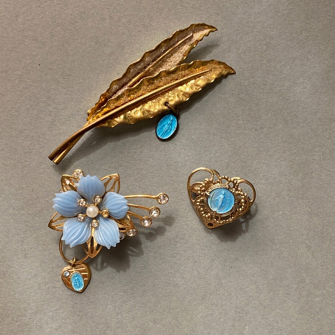 Lot of Virgin Mary Medal Gold Tone & Blue Enamel Brooches - Etsy