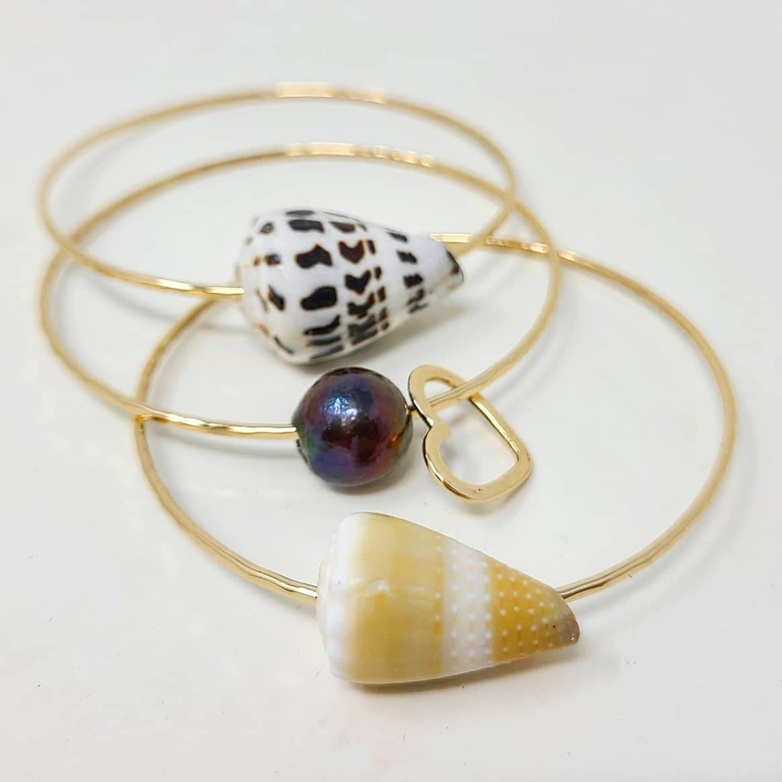 SHELL BANGLES in Gold Set of 3 Bangles in 14k Gold Filled - Etsy
