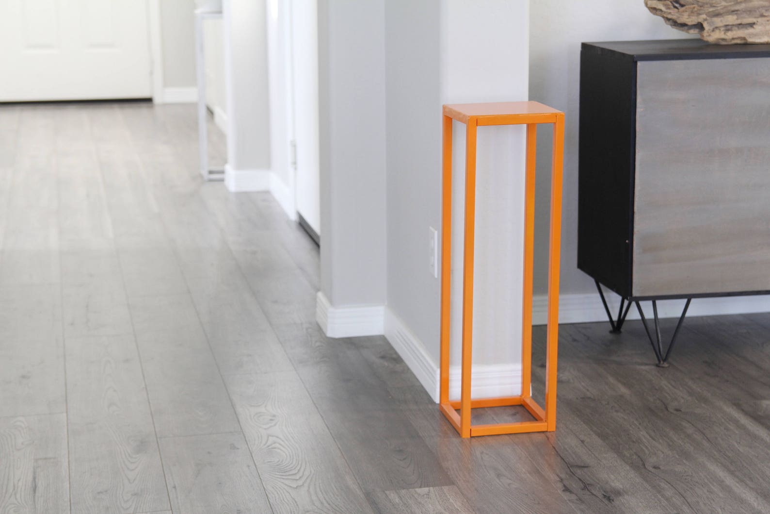 Modern Metal Contemporary Accent Pedestal Sokol Table Decor Mid Century ...