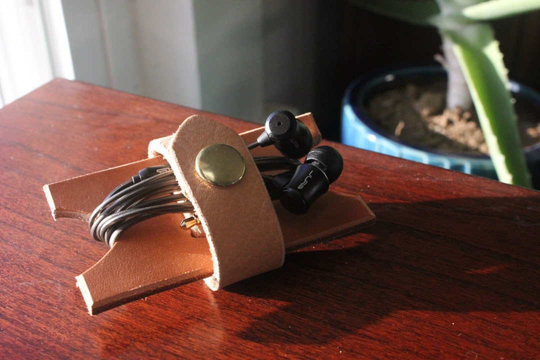 Personalized Leather Earbud Keeper // Ear Bud Holder // Cord Wire ...