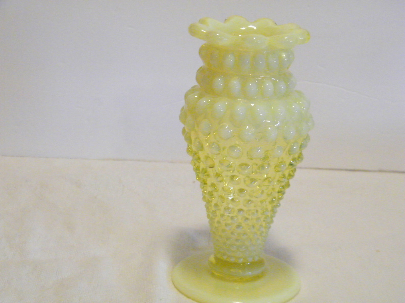 Fenton Topaz Art Glass Vase With Custard Rim Accent Vintage - Etsy