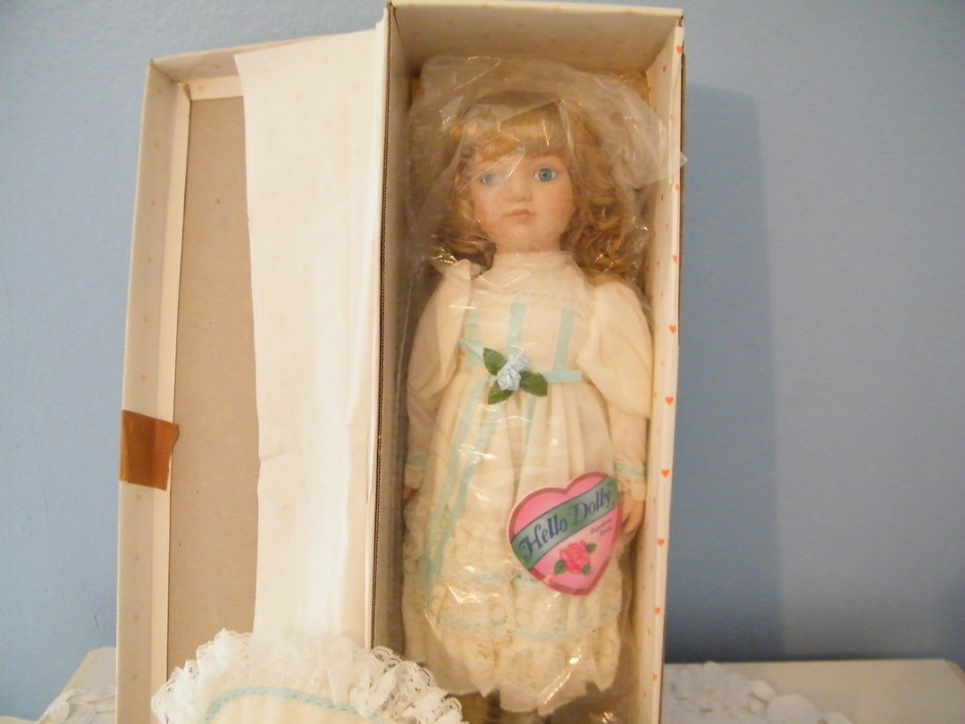 Hello Dolly Signature Porcelain Doll, Vintage Beauty Misty is a Lovely ...