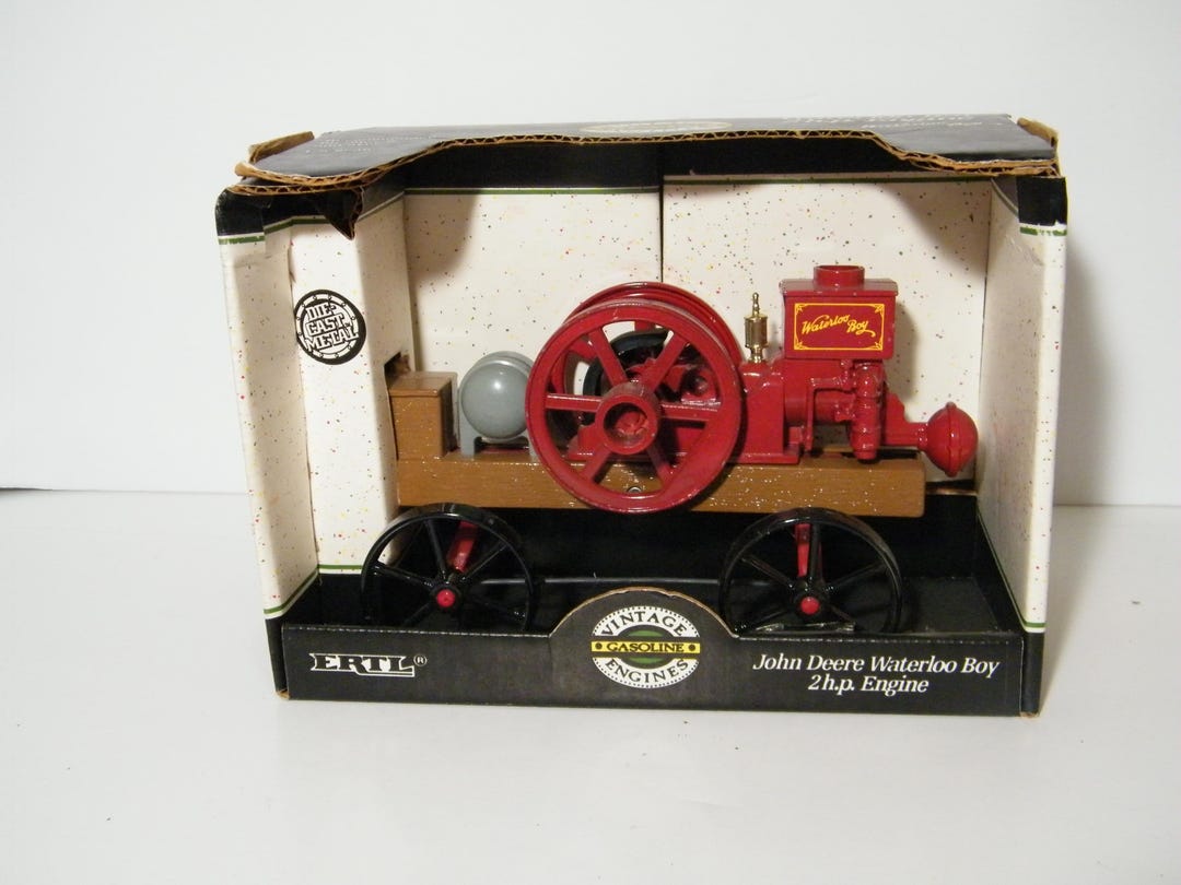 John Deere Waterloo Boy 2 HP Engine One Eighth Scale Model Collectible ...