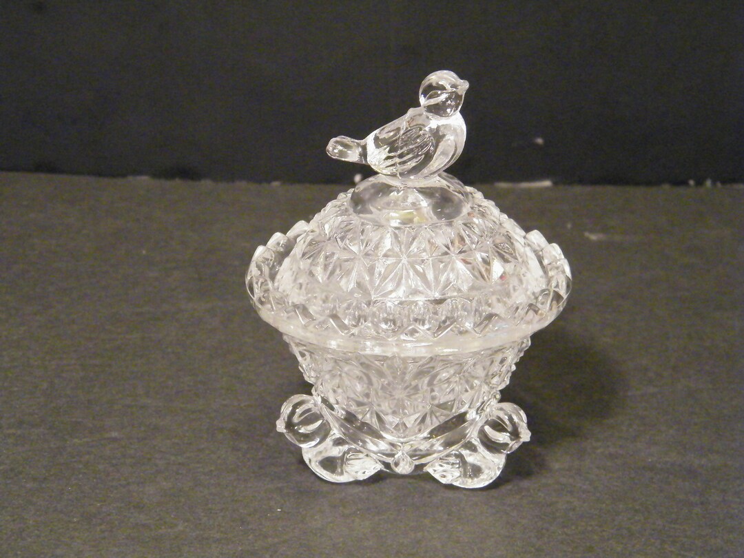 Hofbauer Byrds Ring or Trinket Dish in Clear Crystal Daisy Pattern With ...