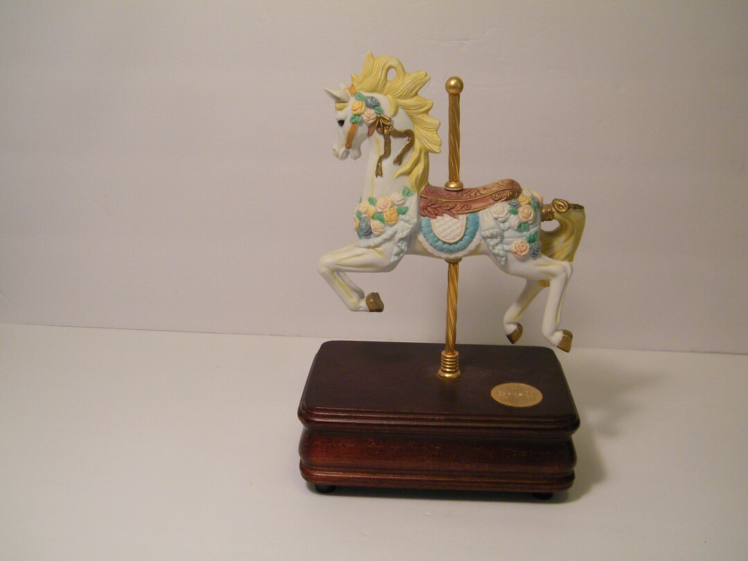Musical Carousel Horse From Giftec Carousel Collection, Vintage White ...
