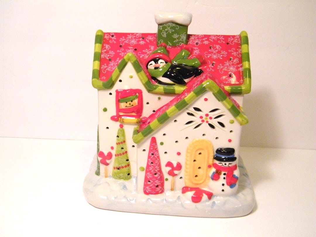 Temptations Light up Gingerbread House in Winter Whimsy Pattern With ...