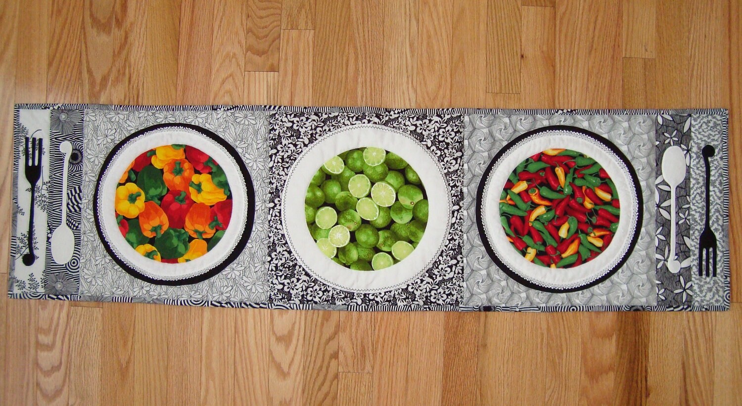 Black & White and Food All Over Quilt Pattern - Etsy