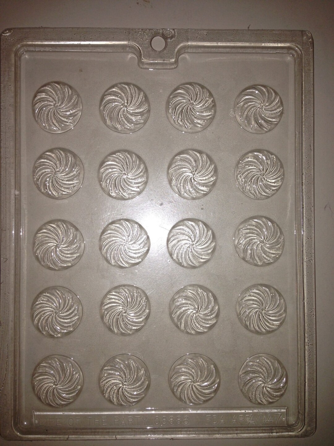 AO47 Chocolate Disk Swirl Mold - Etsy