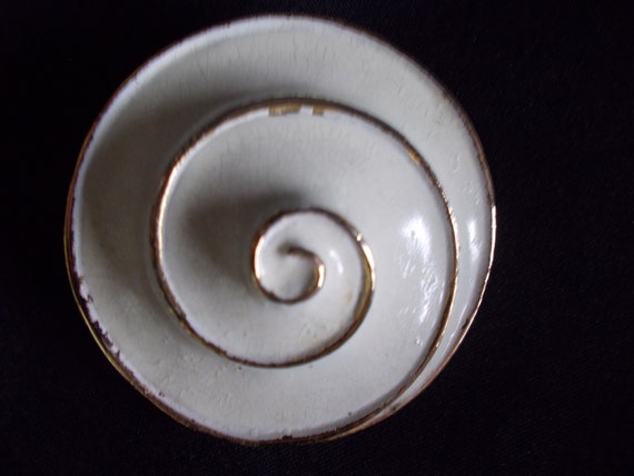 Vintage Metal Enamel Off White Color And Gold Tone Ci… - Gem