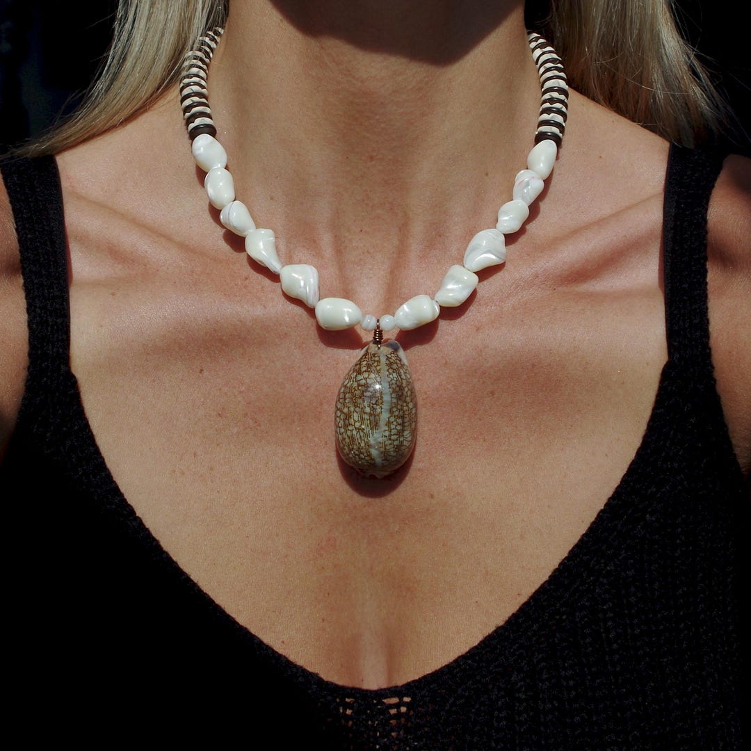 Mappa Cowrie Seashell Creamy Mother of Pearl Nugget White Ruffle Heishi ...