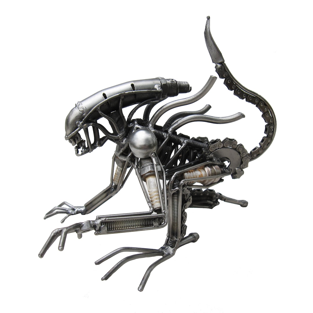 Crouching Xenomorph Monster Sculpture - Etsy