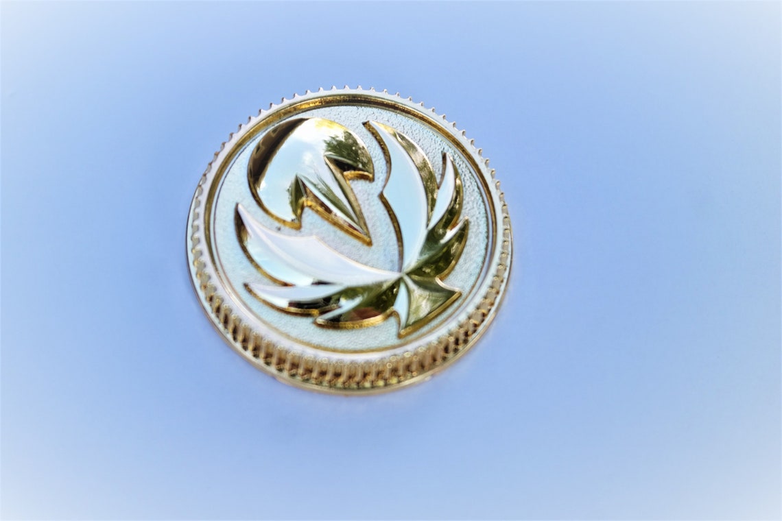 Crimson Hawk Power Coin-gold Morpher Street Ryu Fighter | Etsy