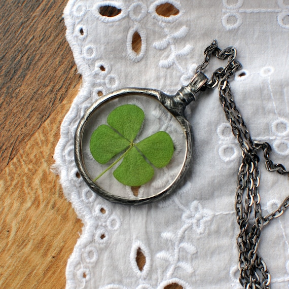 Pressed Flower Real Four Leaf Clover 4 Leaf Clower Necklace Lucky Charm St Patrick Clover Necklace Shamrock Pedant Pressed Flower Etsy