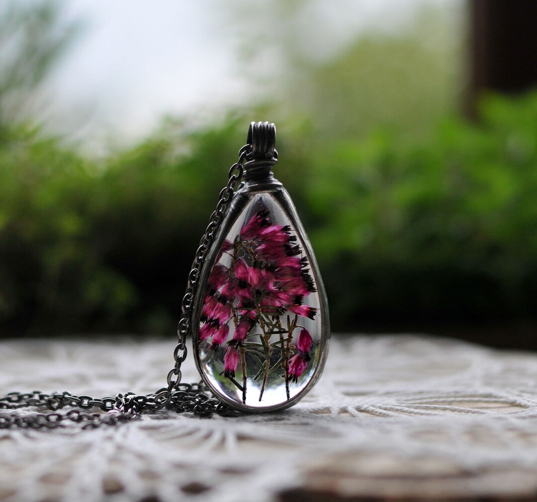 Pressed Heather Flower Necklace: Terrarium Spring Jewelry - Etsy