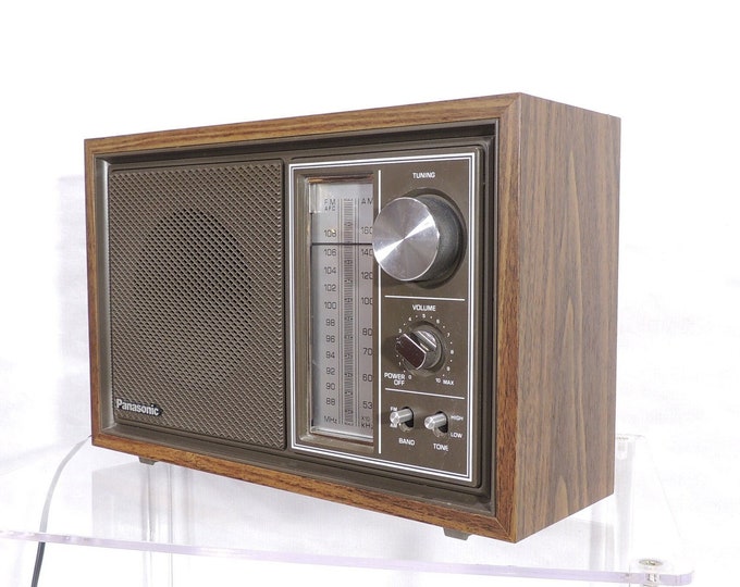 Working Mid Century Panasonic AM FM Tabletop Radio - Model RE-6286 ...