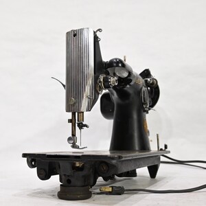 Vintage Rotary Singer Collectible Sewing Machine With Motor and Foot ...