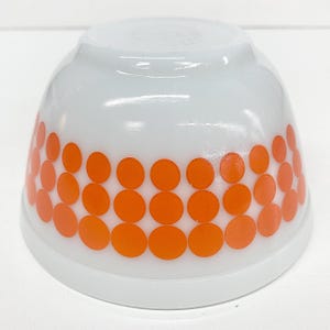 Vintage Pyrex Bowl Retro 1960s Mid Century Modern Dots orange 401 Size ...
