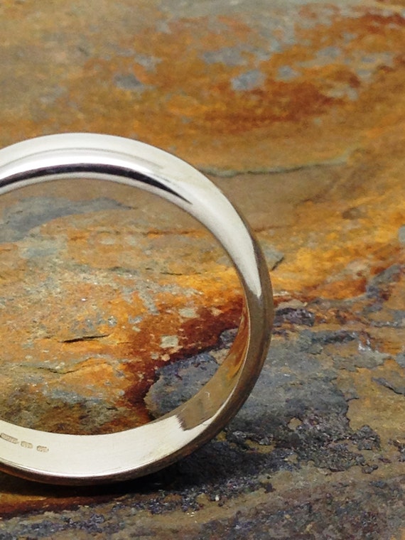 Simple and traditional wedding ring 9k white gold | Etsy