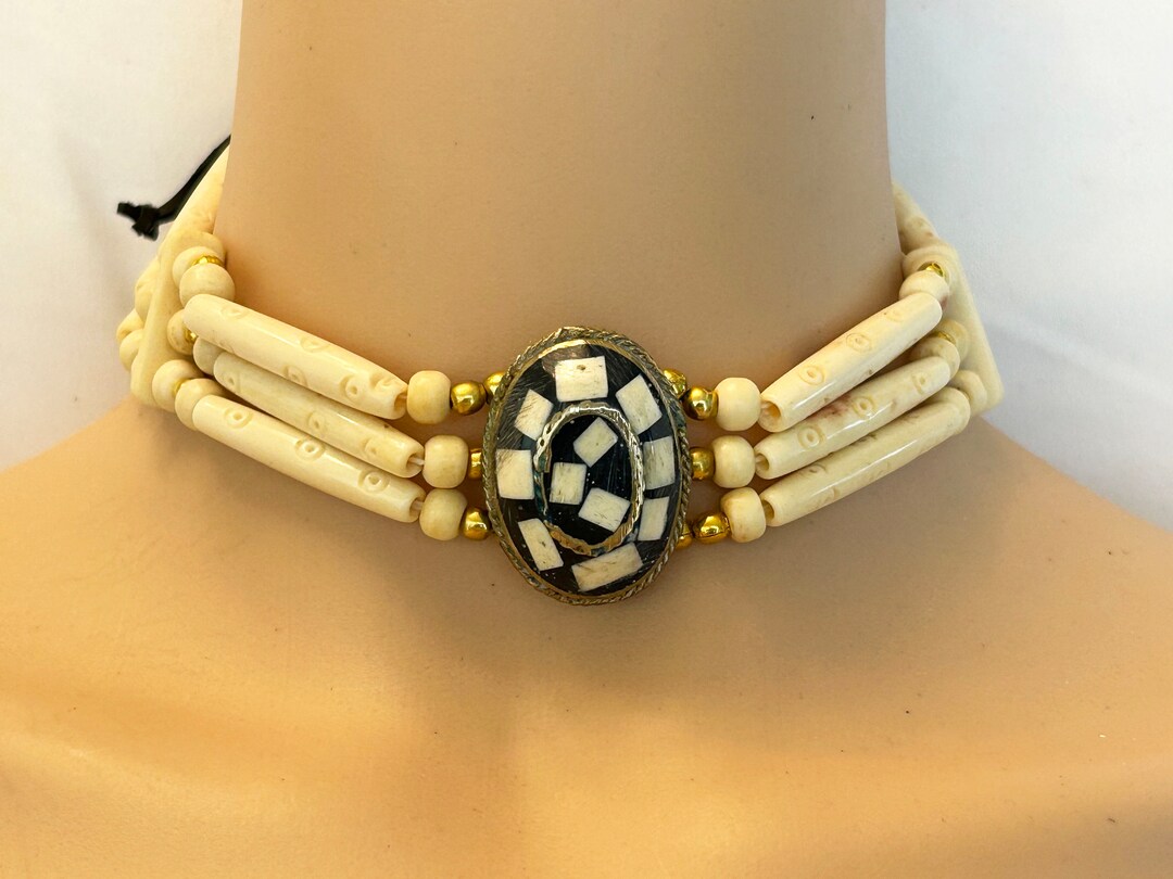 Handmade 3 Line Carved Camel Buffalo Bone Hairpipe Traditional Native ...