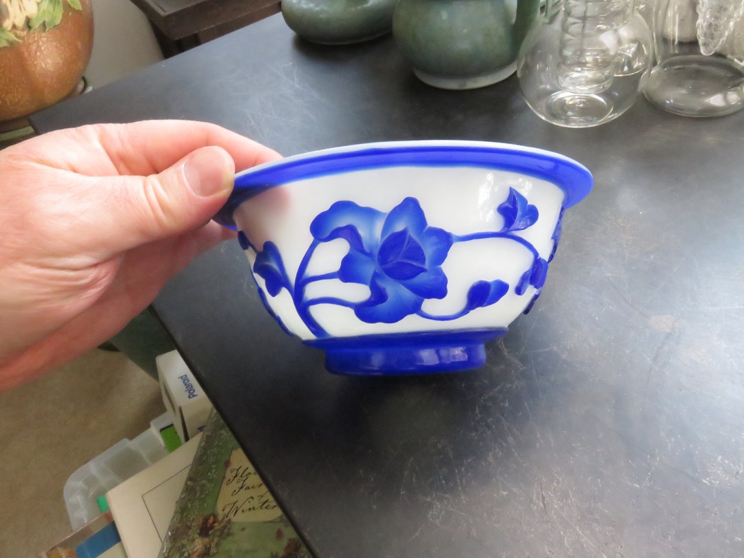 Vintage Peking Chinese Glass White Blue Flower Floral Leaf Bowl Raised ...
