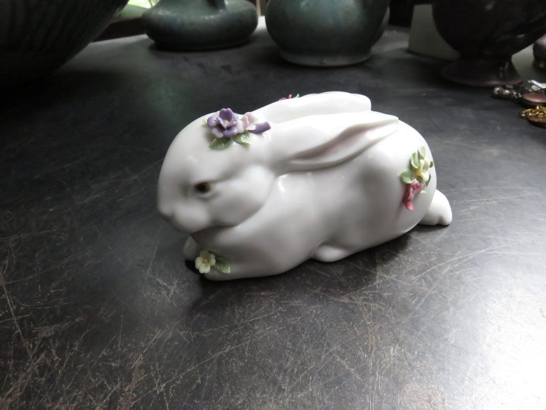 Vintage Lladro Bunny Rabbit Figure Floral Flower D10E Spain Daisa 1993 ...