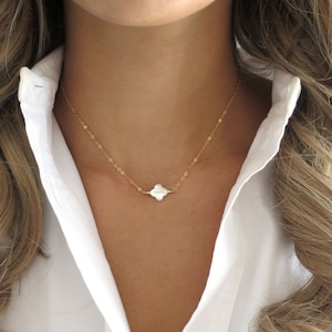 Quatrefoil necklace mother of pearl store