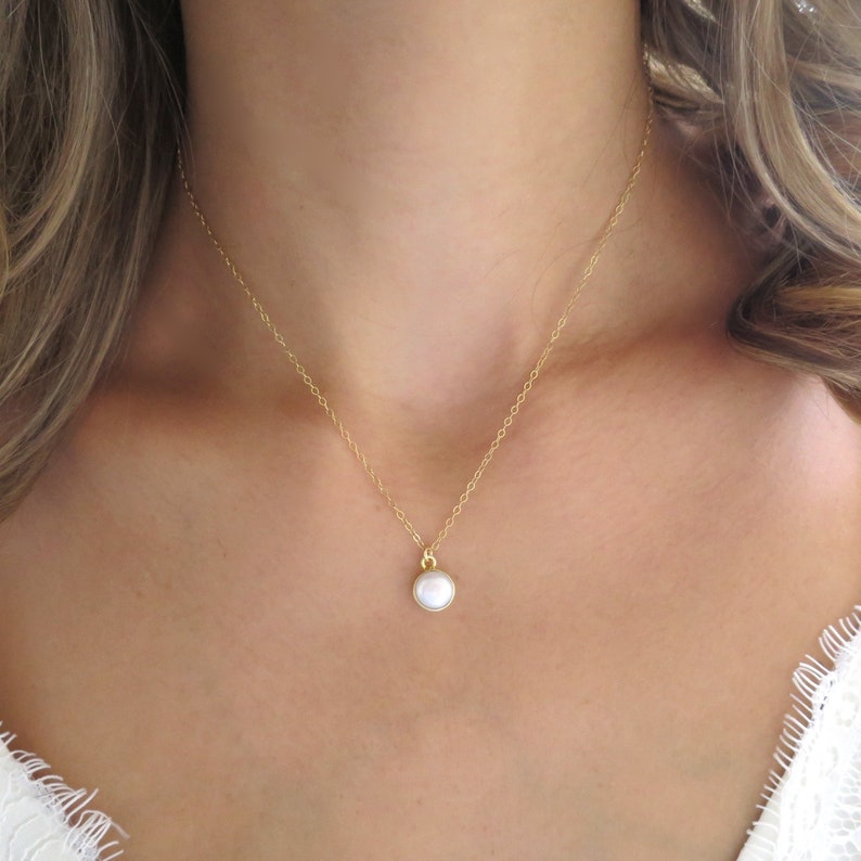 Dainty Pearl Necklace Framed Pearl Pendant Gold Pearl - Etsy