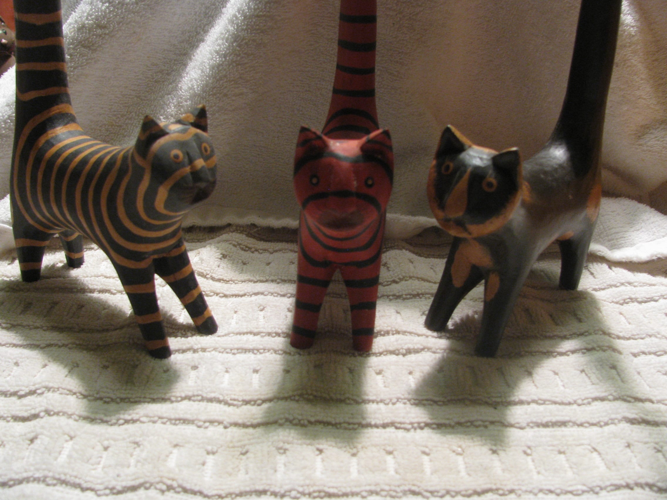 Vintage Indonesian Batik Folk Art Cat one Left Black and Gold Patches ...