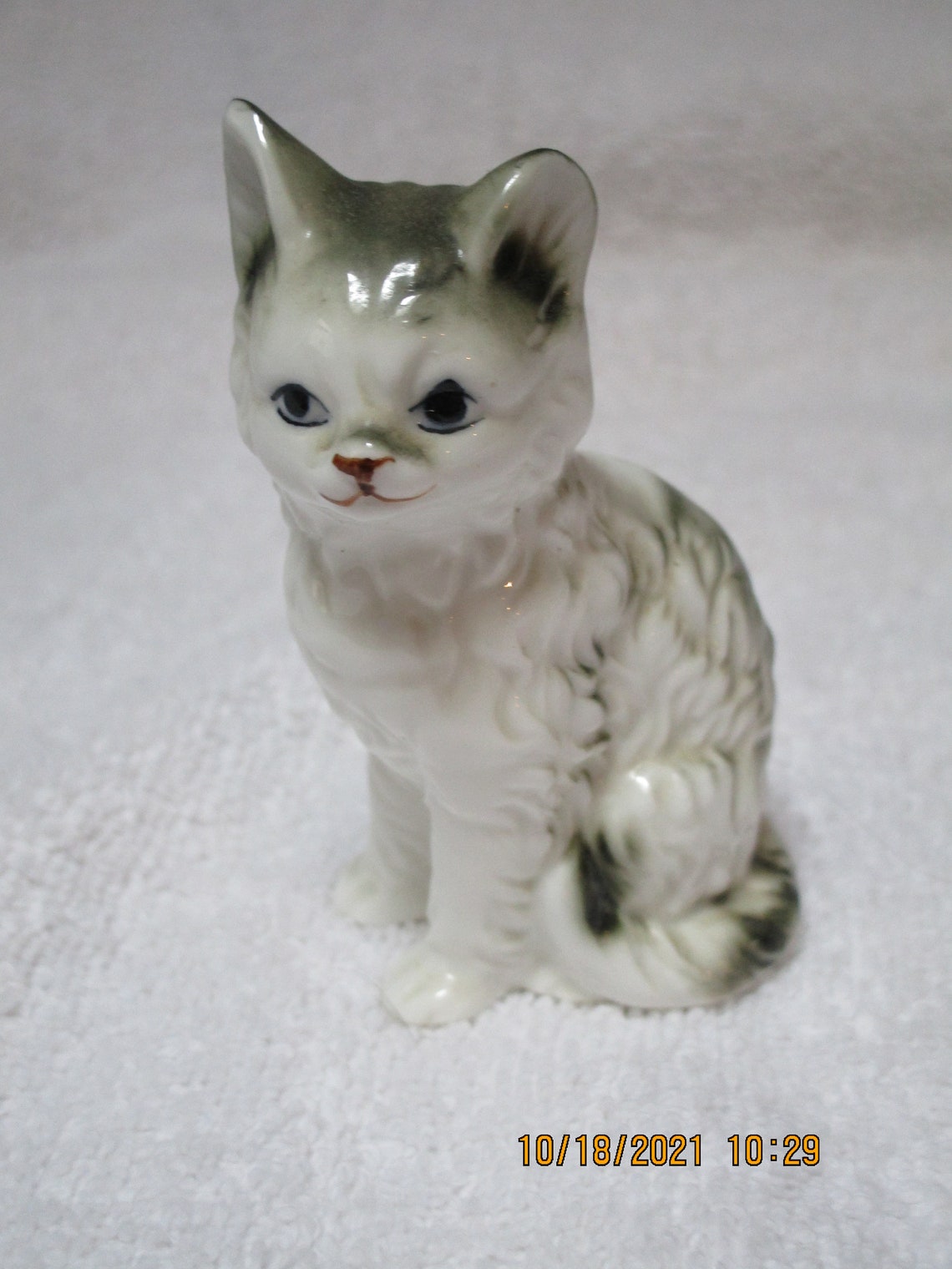 Vintage White Kitty Cat Figurine Bone China Taiwan 3 Tall Collectible ...