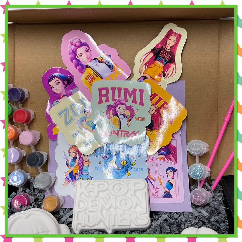Demon Hunters Giant Gift Box, Huntrix to Paint, Clays, Stickers, Badges ...
