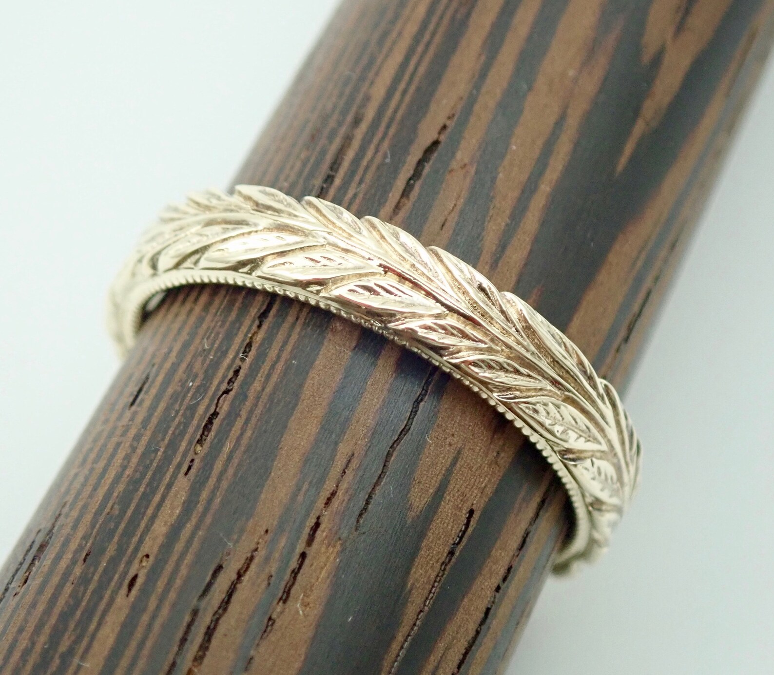Carved Leaf Vine Solid 18K Yellow Gold Wedding Band - Vintage Style ...