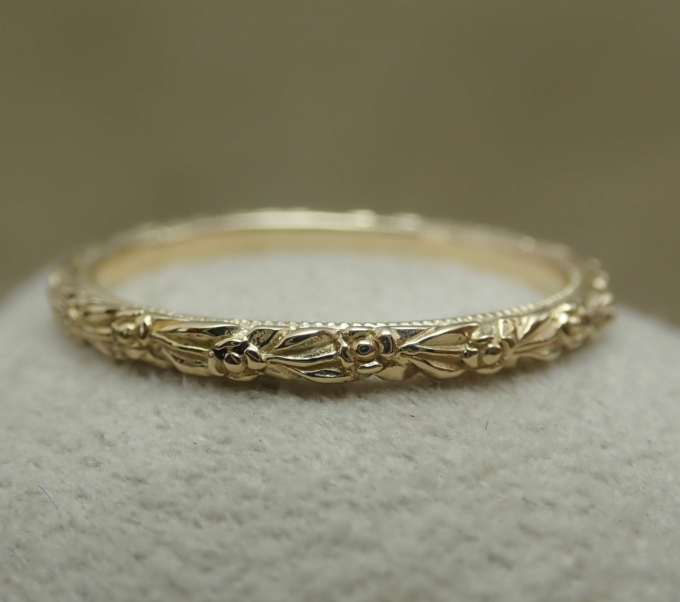 Carved Flower 18k Gold Wedding Band: Antique Style Stacking Ring Size 7 ...