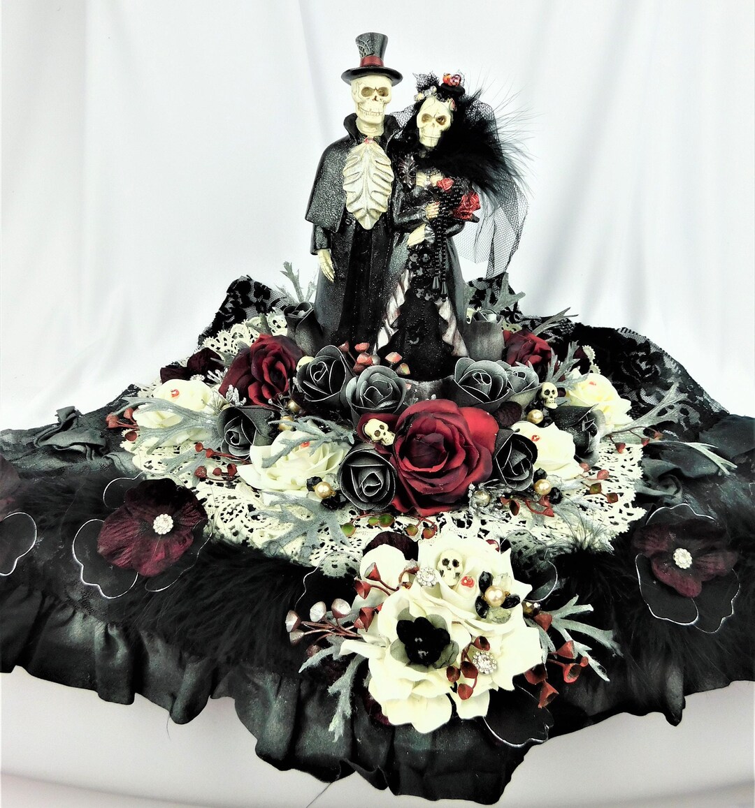 Skeleton Wedding Bride-groom Centerpiece Table Flowers-skulls-roses-red ...