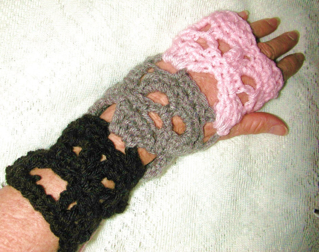 PDF Creepy Skulls Crochet Pattern Gauntlet Fingerless Glove 3 Lengths ...