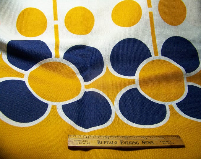 1970's Linen Like Cotton MCM BORDER DAISIES 44" X 72" Quilting ...